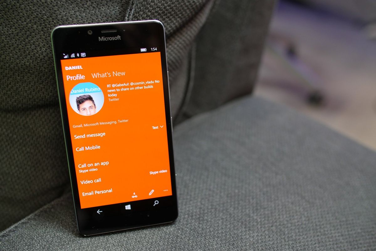 6 ways to improve your experience with the People app on Windows 10 ...