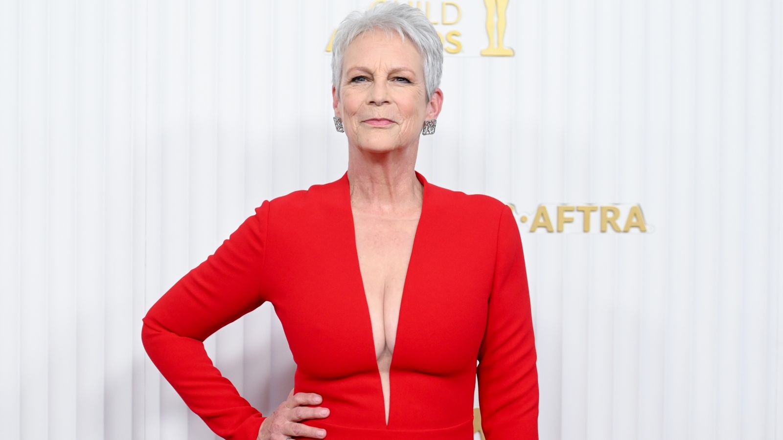 Jamie Lee Curtis' red dress and co-star kiss at SAG Awards | Woman & Home