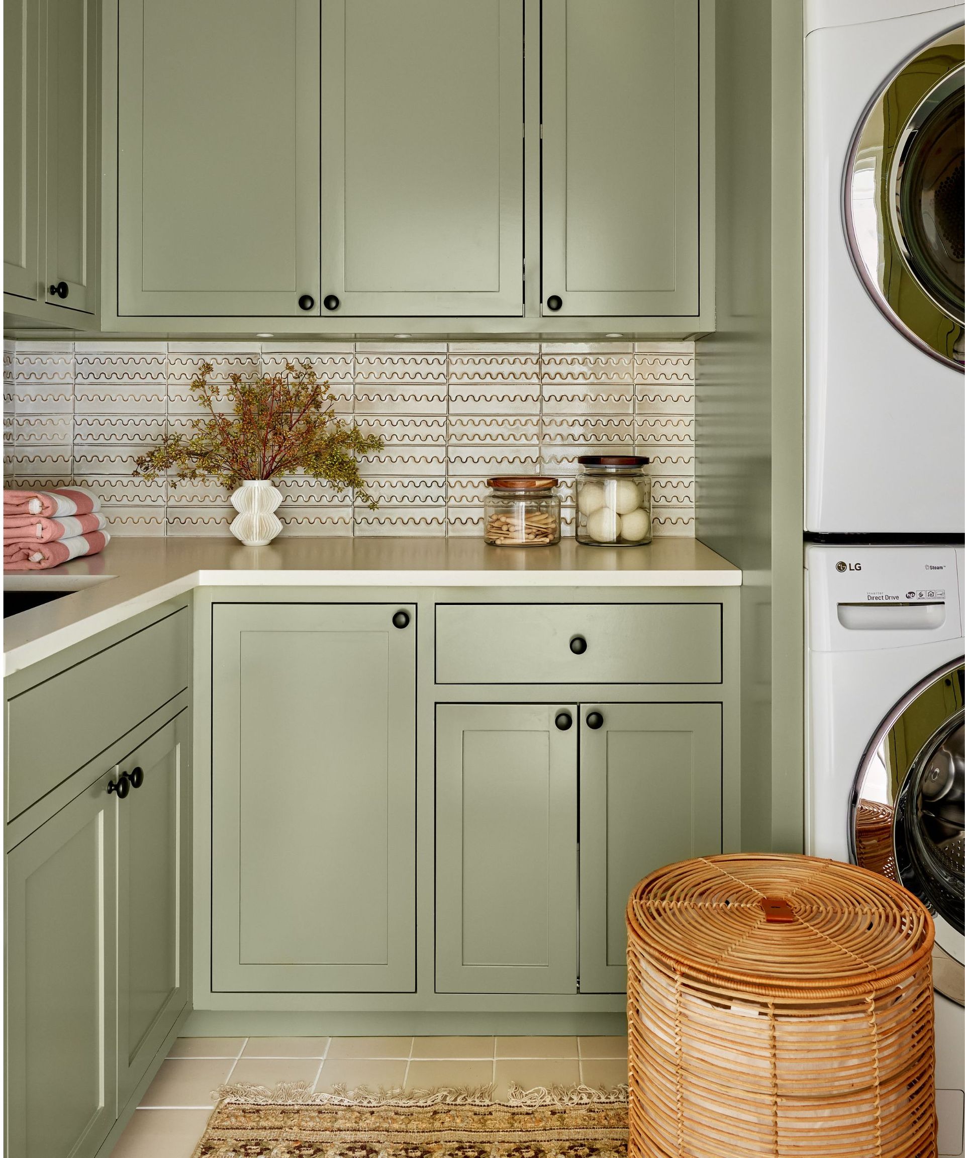 This designer reimagined a traditional Southampton home into a ...