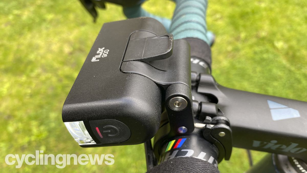 Specialized Flux 900 front light review | Cyclingnews
