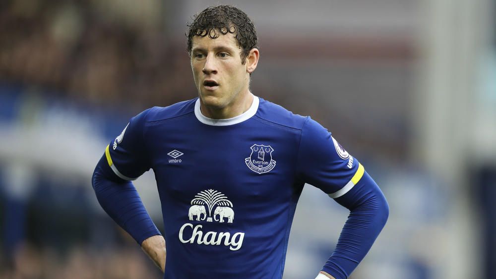 Conte challenges Barkley to earn World Cup place | FourFourTwo