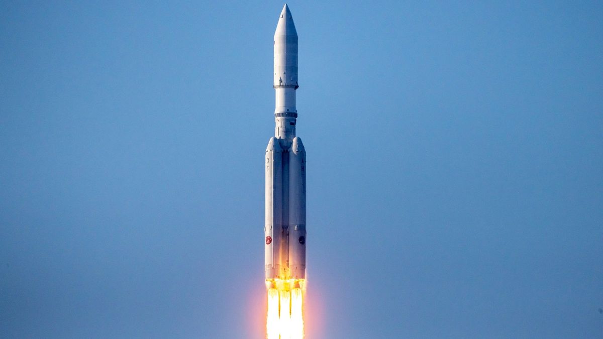 Russia launches Angara A5 heavy-lift rocket on 4th orbital test mission ...