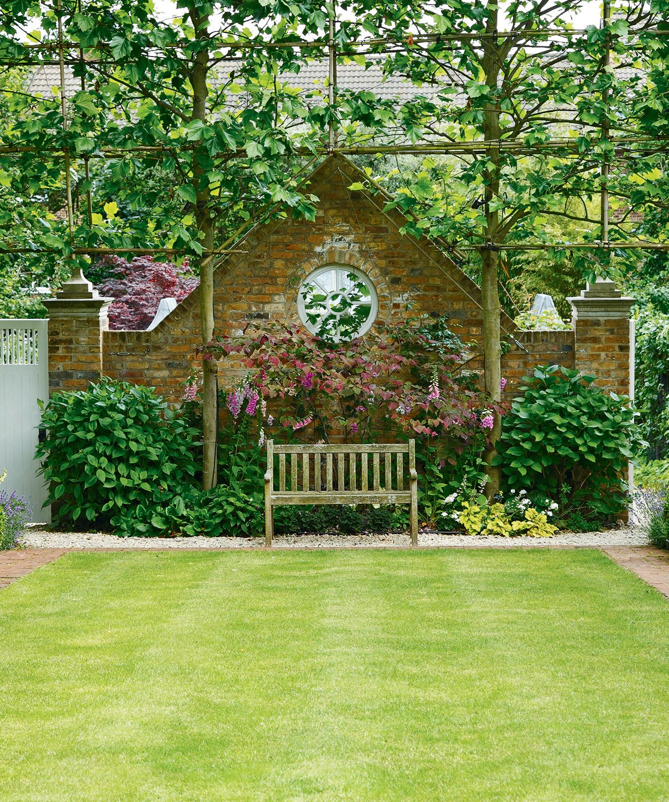 Why put sand on your lawn: 4 ways to use this versatile material ...