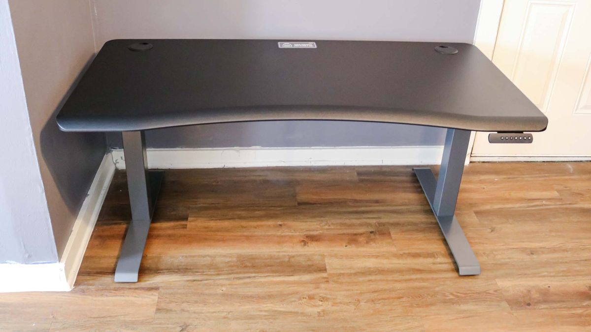 Vari Curve Electric Standing Desk | Tom's Guide