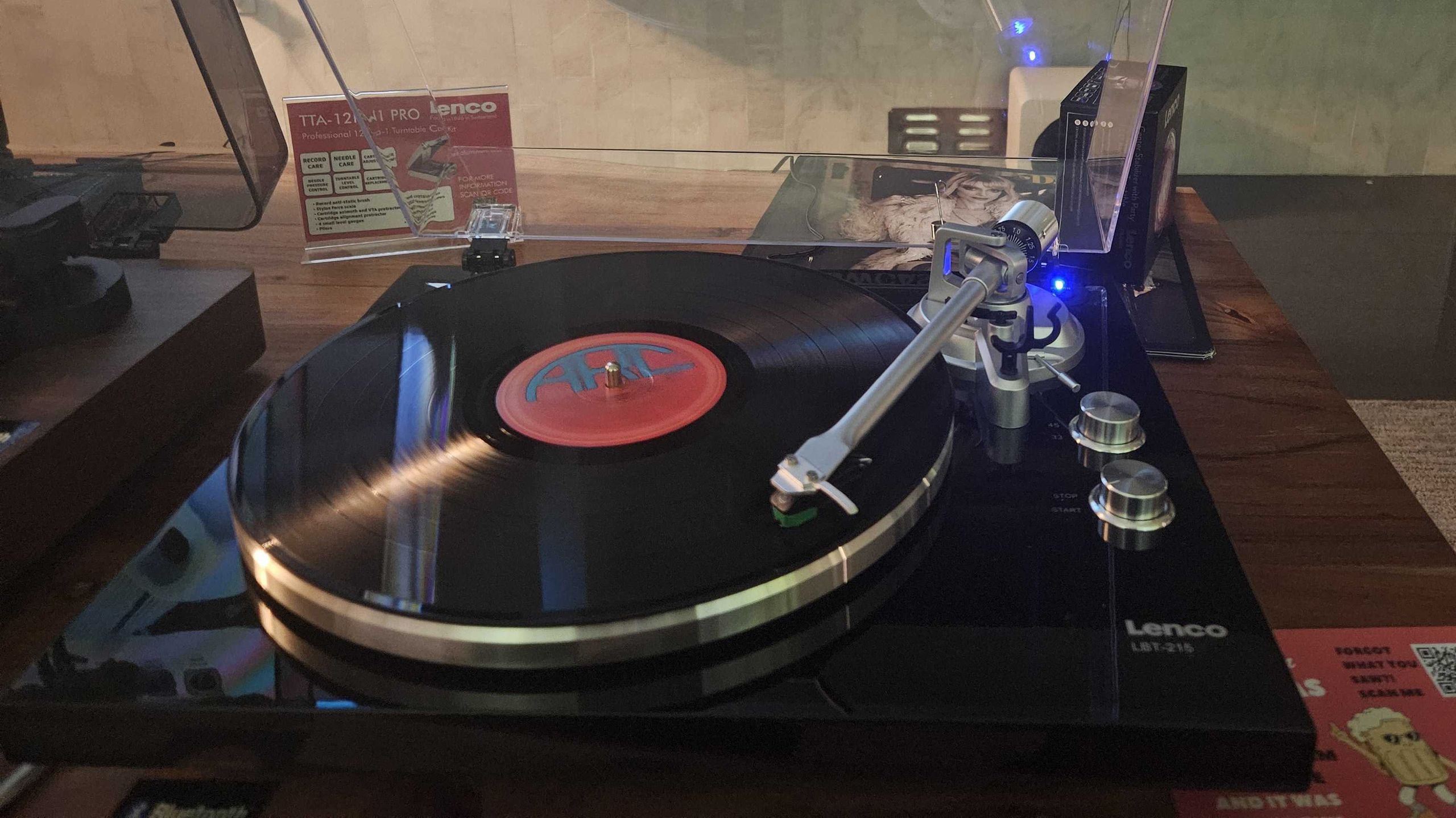 I tried Lenco's gorgeous and affordable new wireless turntable, and ...