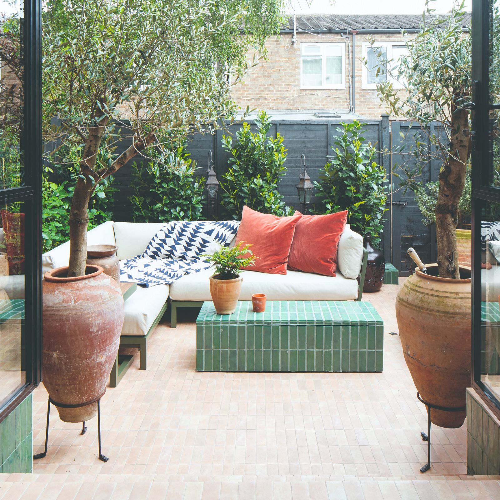 30 garden seating ideas – from outdoor sofas to garden chairs | Ideal Home
