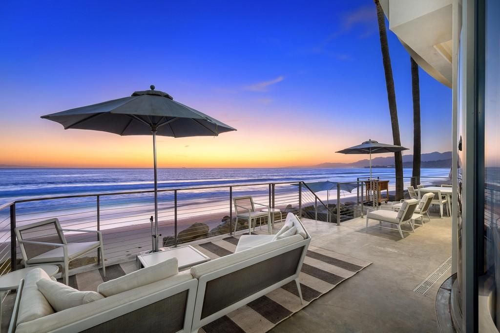 Bryan Cranston's house: Explore Bryan Cranston's eco-conscious ...