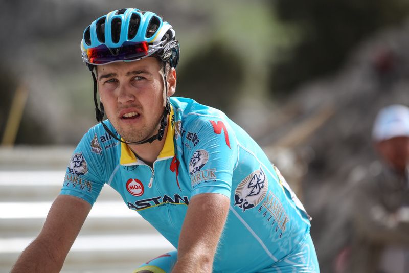 Fominykh fractures vertabrae after crashing into a ravine | Cyclingnews
