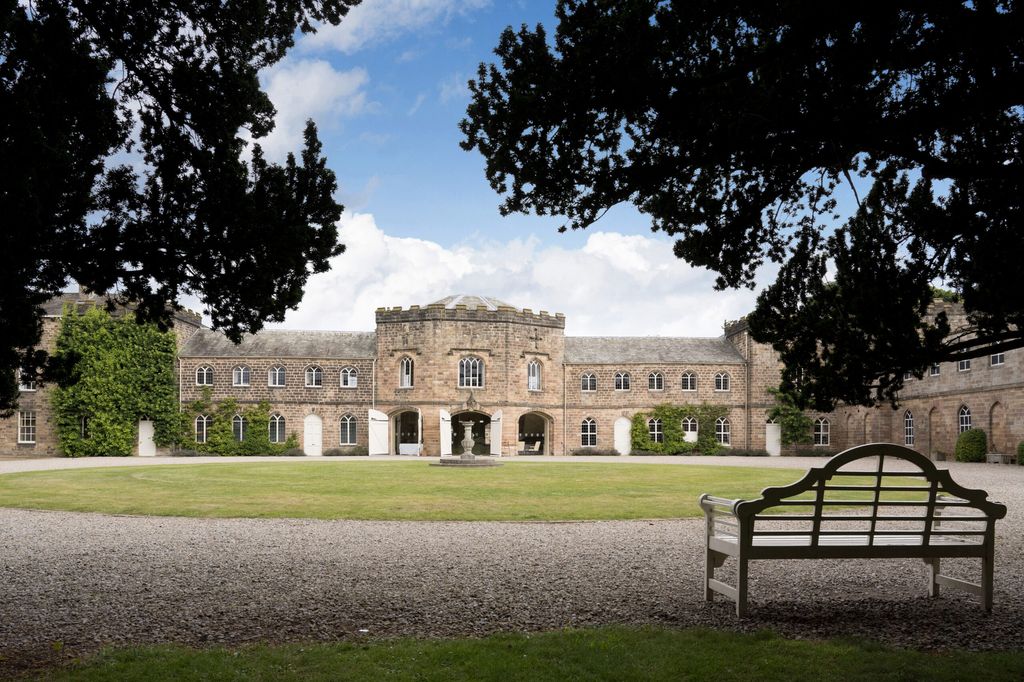 A £21 million castle that's come up for sale for the first time in 700 ...