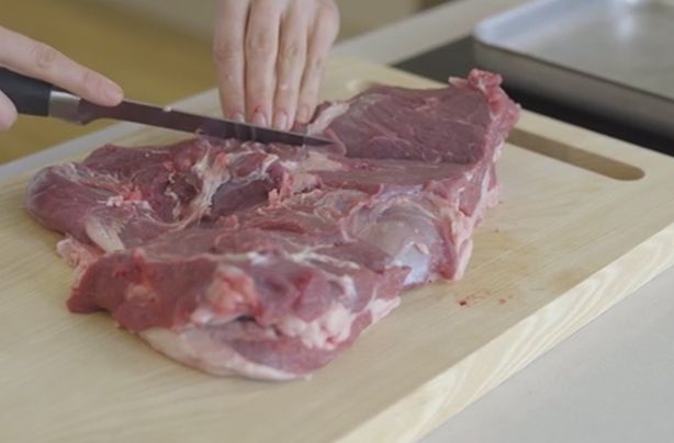 An easy guide on how to butterfly debone a leg of lamb and stuff it ...
