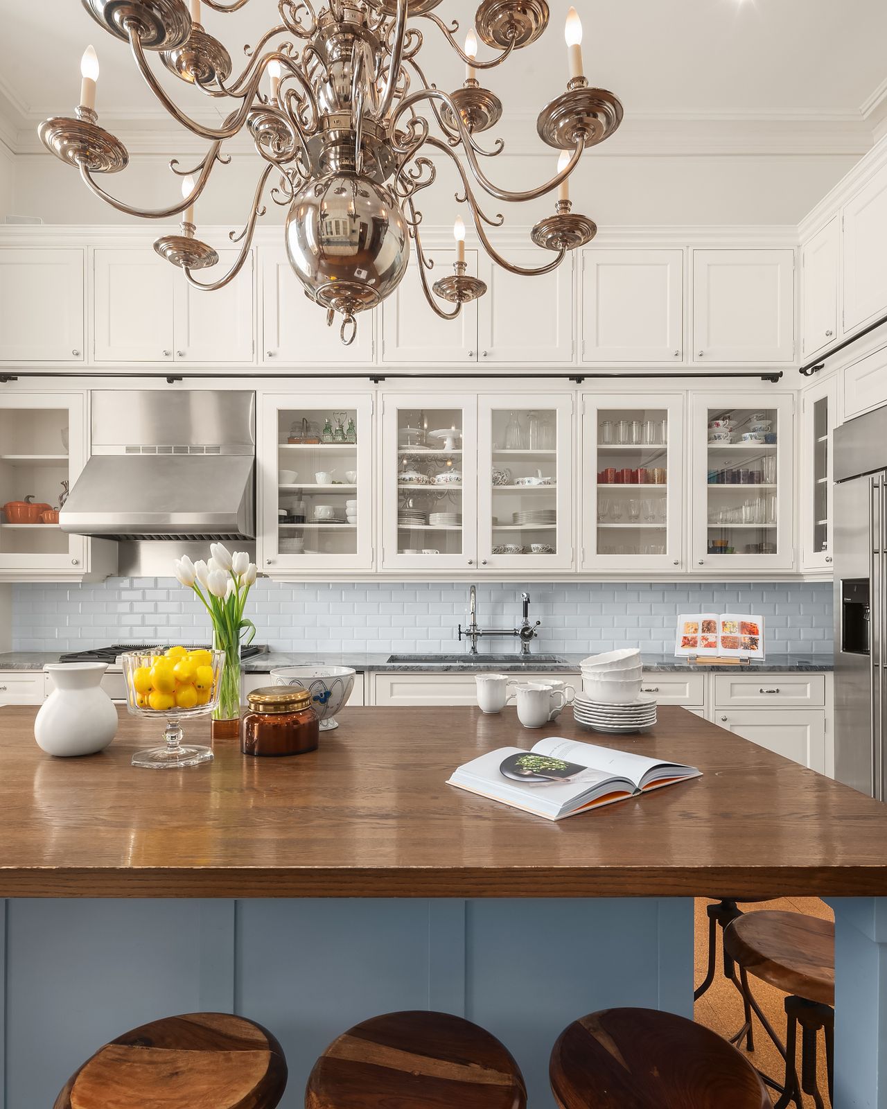 Jessica Chastain's kitchen makes clever use of overhead room | Homes ...