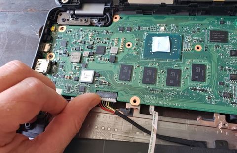 How to Replace Your Chromebook's Battery | Laptop Mag
