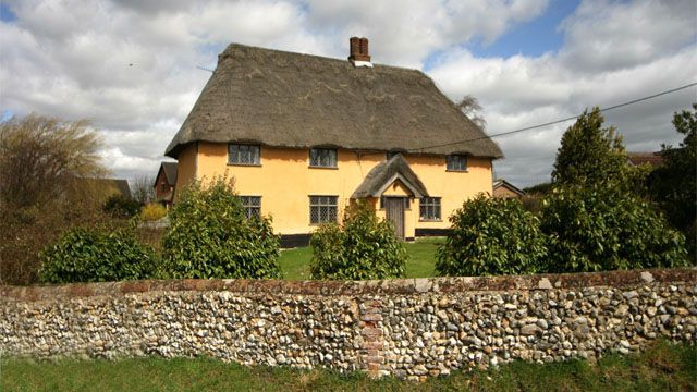 Delightful thatched farmhouse in Suffolk | Country Life
