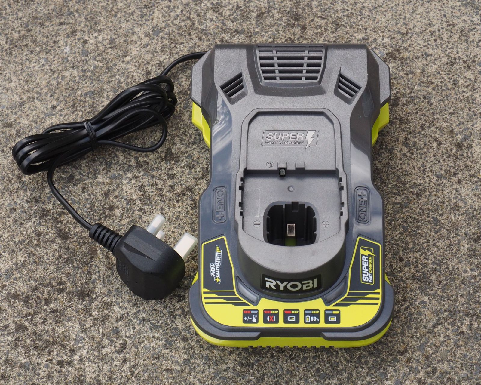 Ryobi 18V ONE+ cordless 50cm hedge trimmer review | Gardeningetc