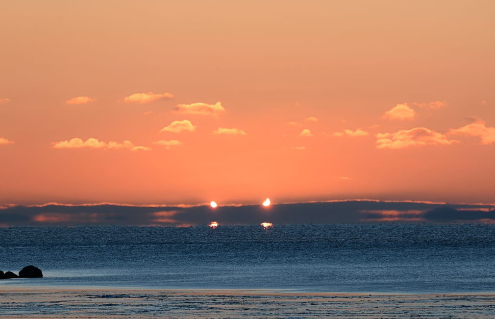 Rare 'double sunrise' captured in Canada by intrepid solar eclipse ...