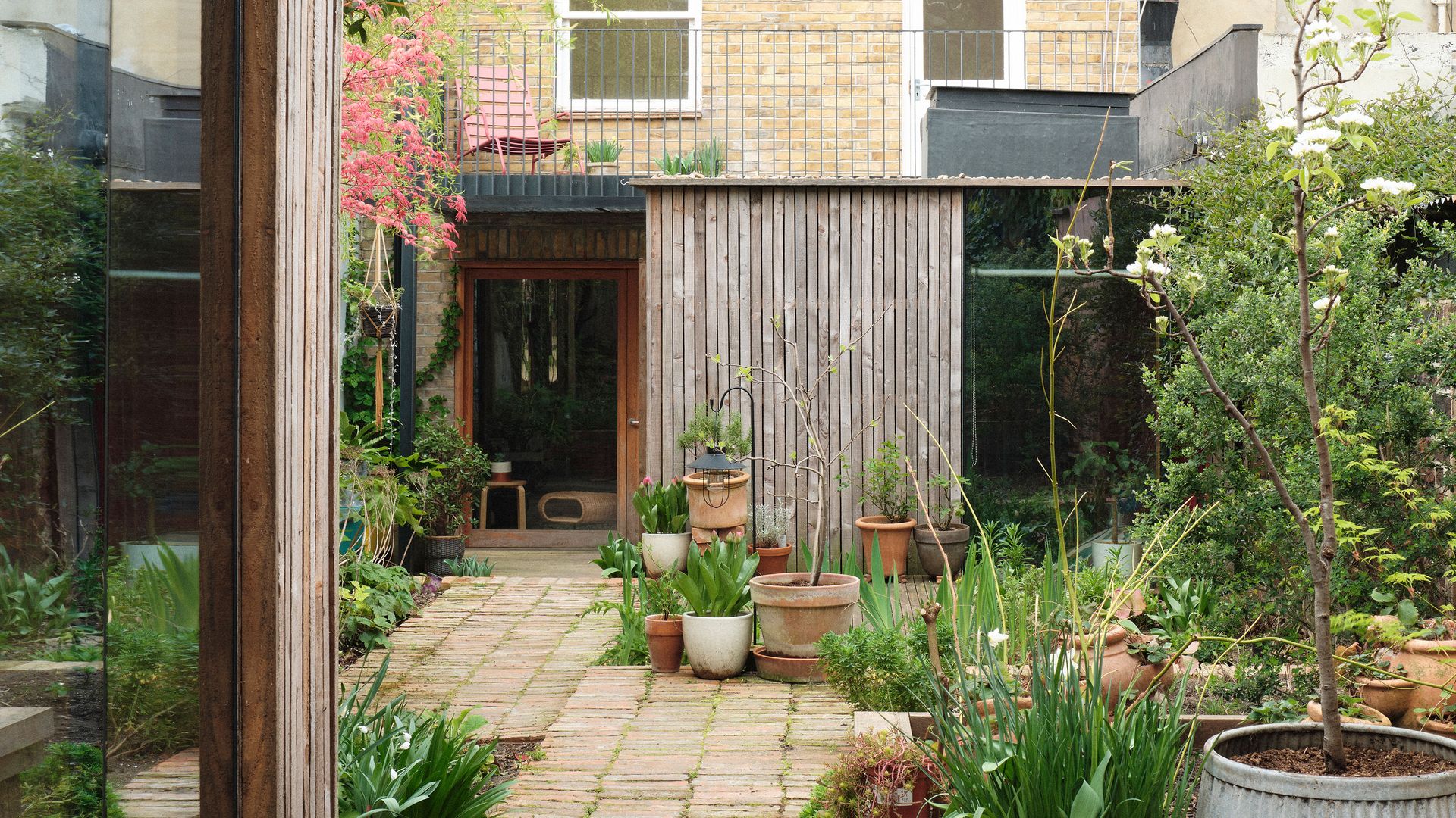 How this secret garden flat was renovated and extended for £65,000 ...