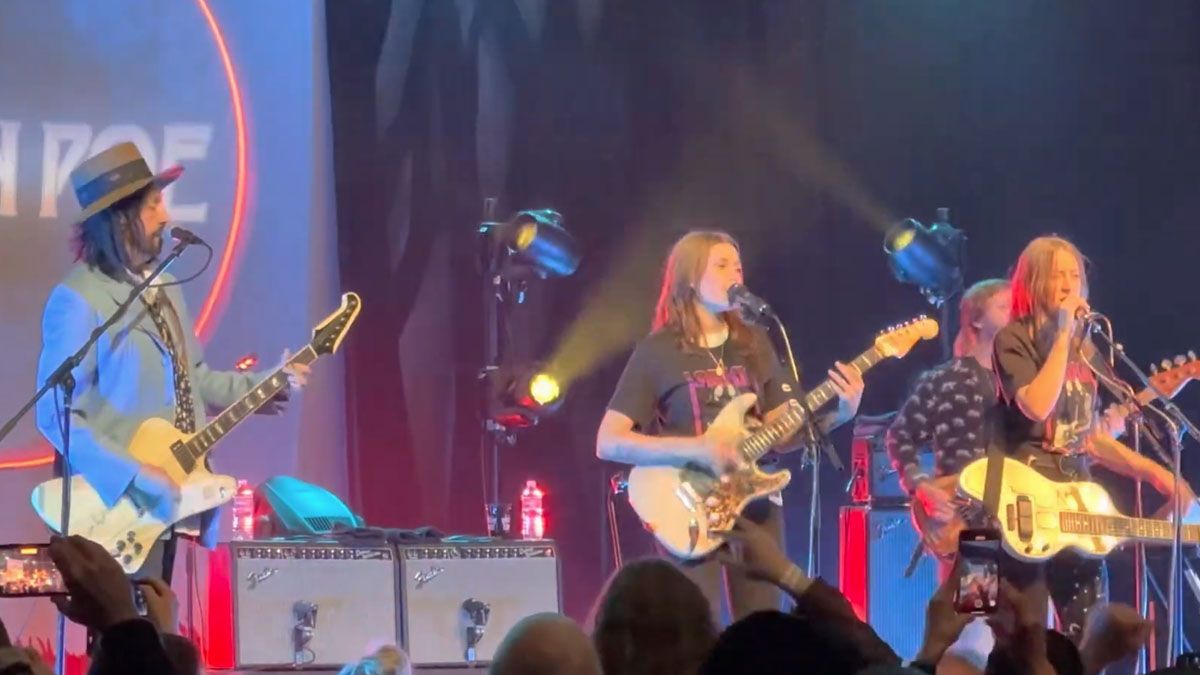 Watch Mike Campbell pick up his Gibson Firebird with Larkin Poe to ...