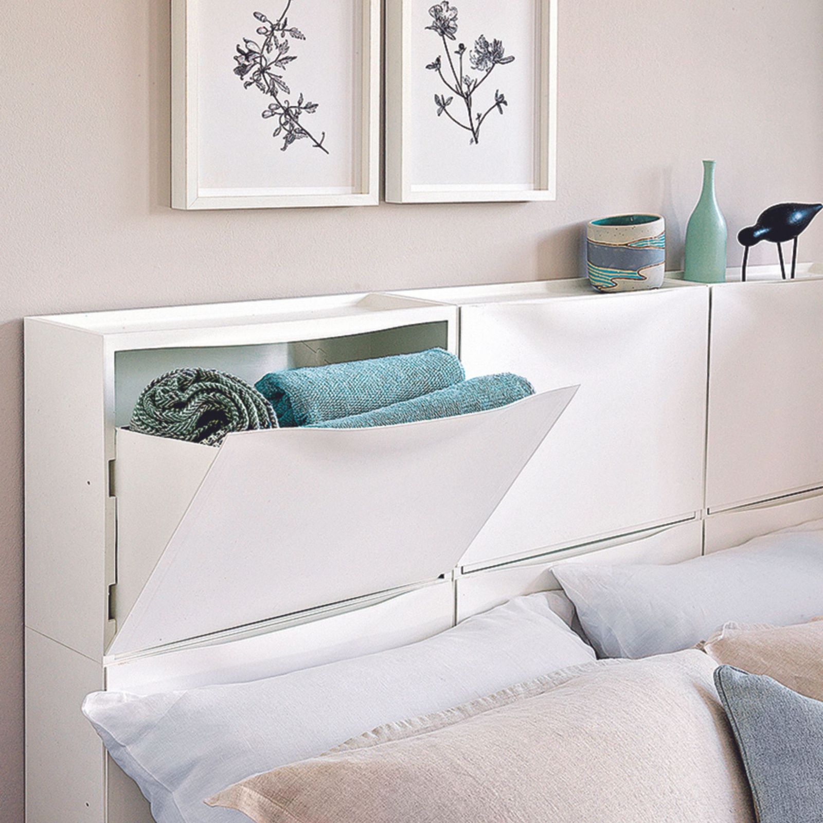 What to put in a guest room - 12 things you should include | Ideal Home