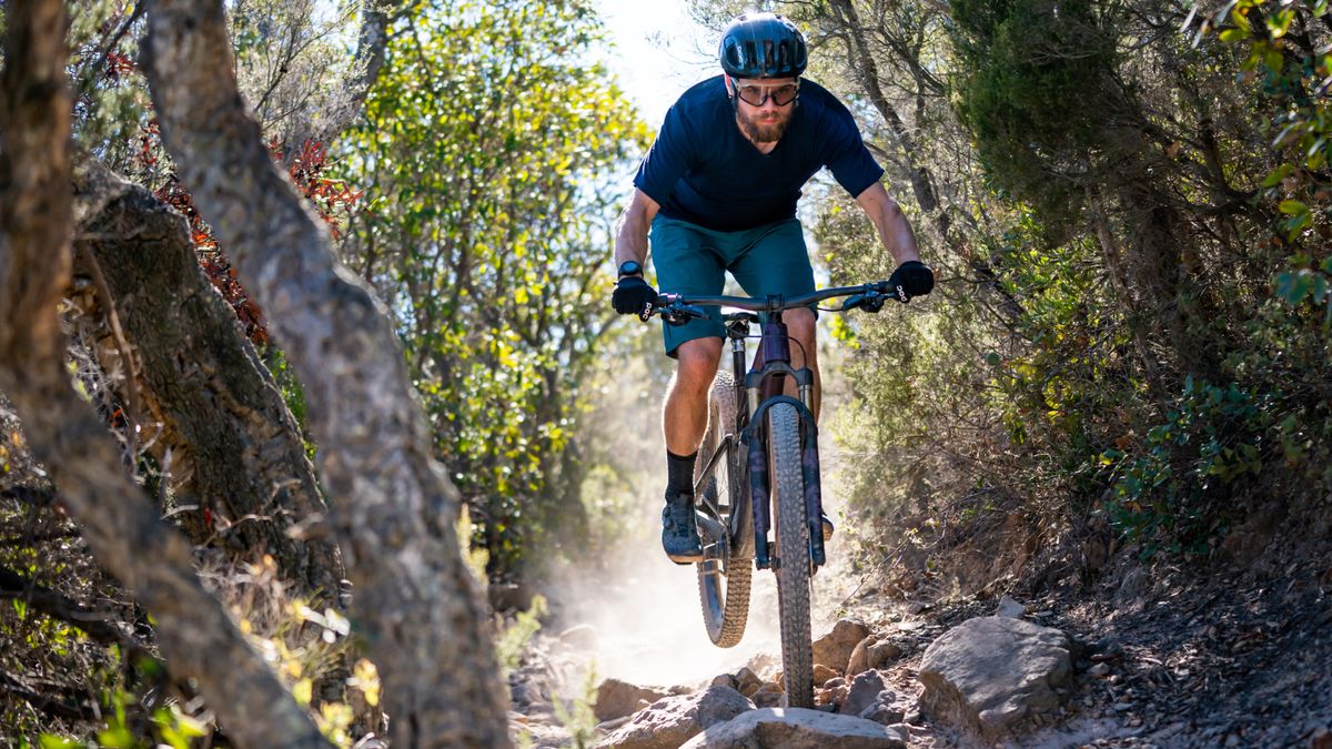BMC Fourstroke LT first ride review – a proper rowdy cross-country bike ...