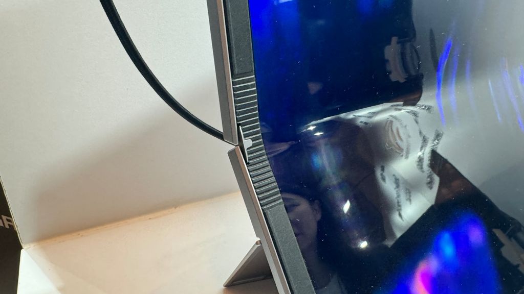 Asus' new ZenScreen is a 17.3-inch portable monitor that folds in half ...