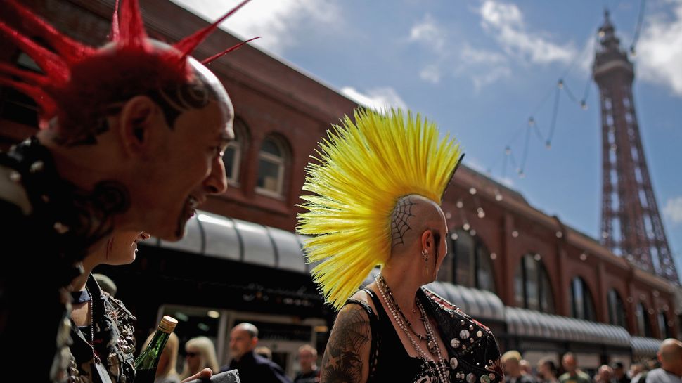 What happened when thousands of punks descended upon a British seaside ...