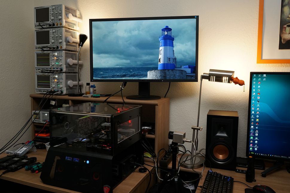 AMD Radeon Vega FE 16GB Review - Tom's Hardware | Tom's Hardware