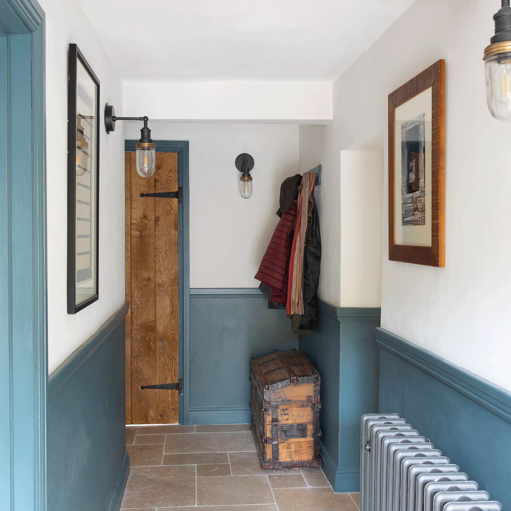 Hallway colour schemes – 16 ways to make a grand entrance | Ideal Home