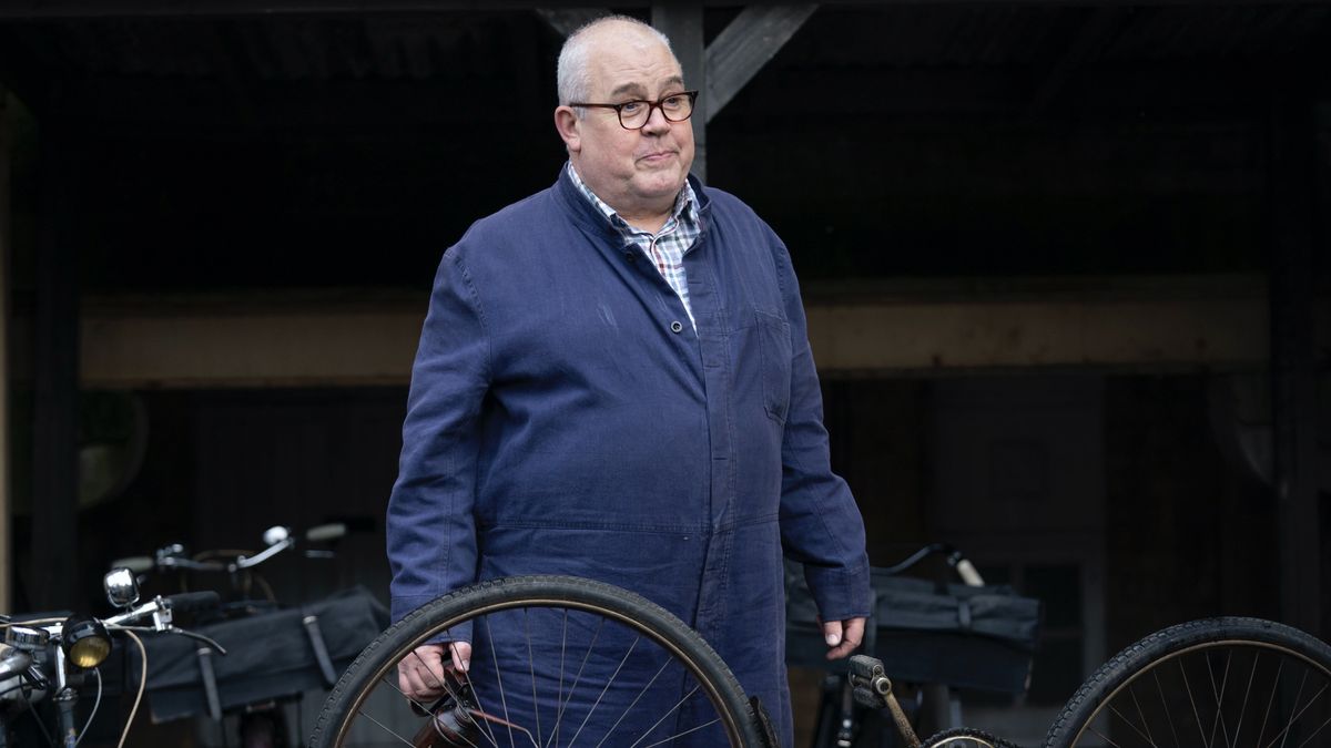 Fred Buckle Cliff Parisi Call The Midwife' World Cup | What to Watch