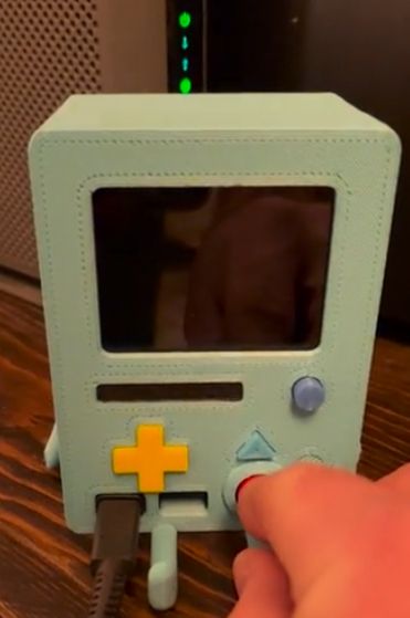 Raspberry Pi BMO TV plays constant loop of Adventure Time episodes ...