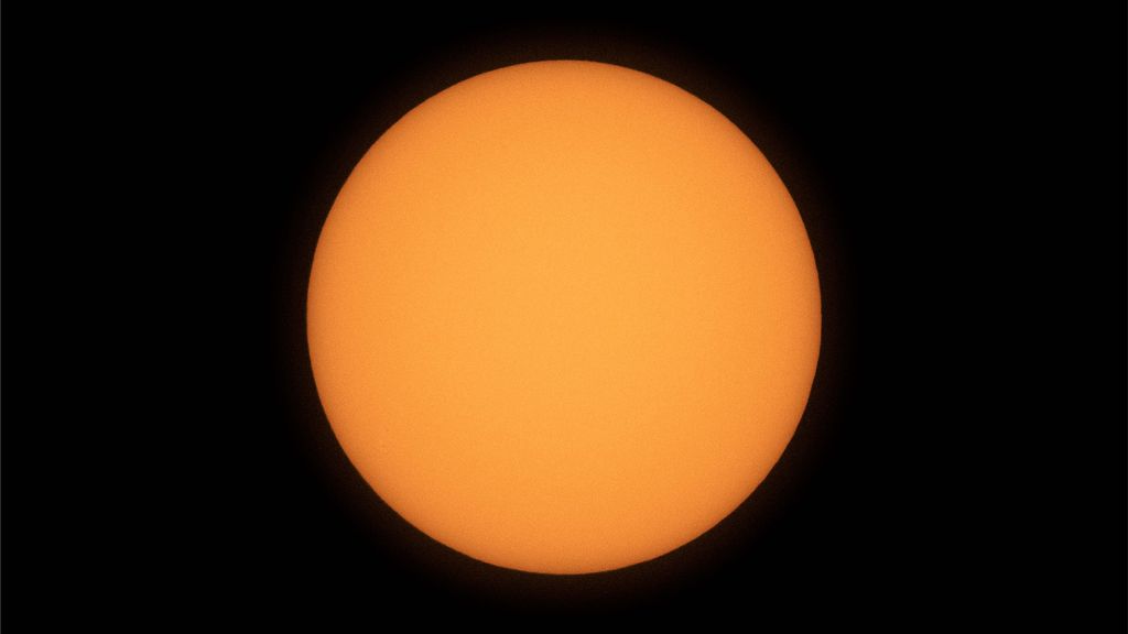 How to photograph a solar eclipse | Space