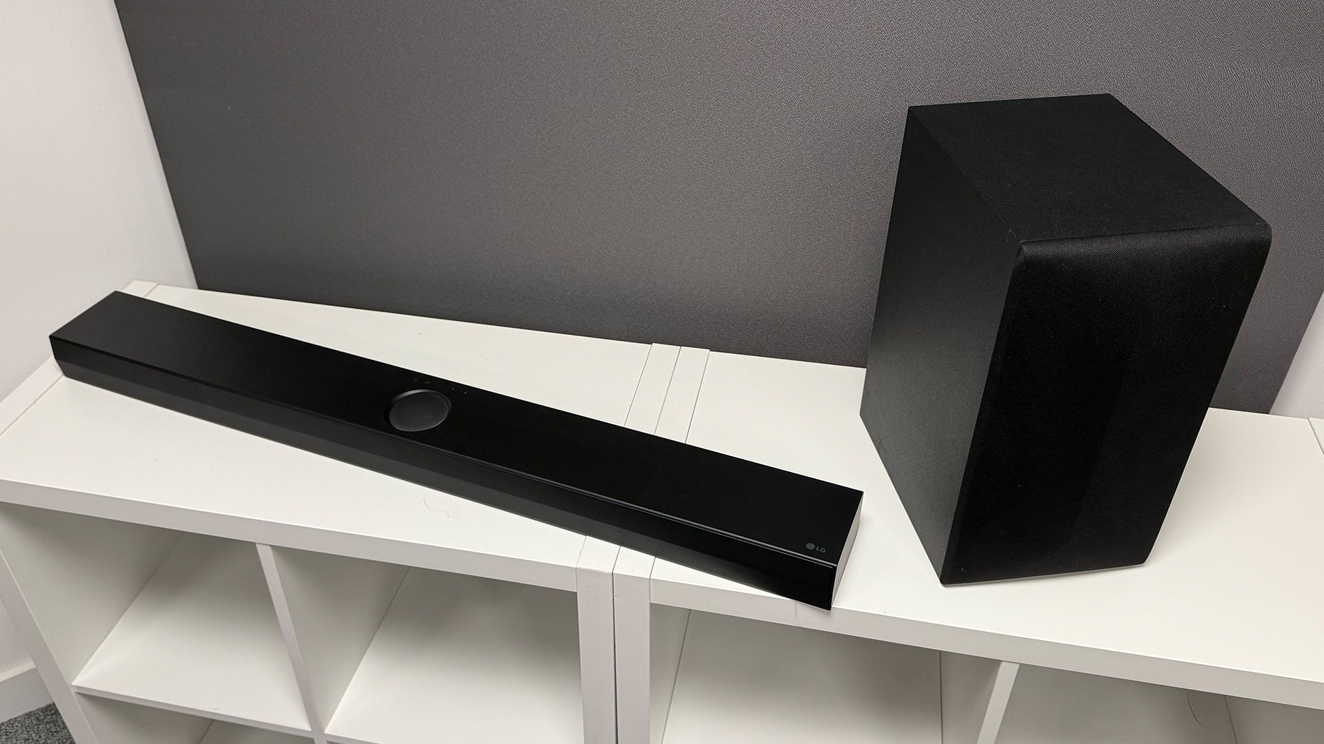 Quick! LG's Dolby Atmos soundbar package drops to an excellent price ...