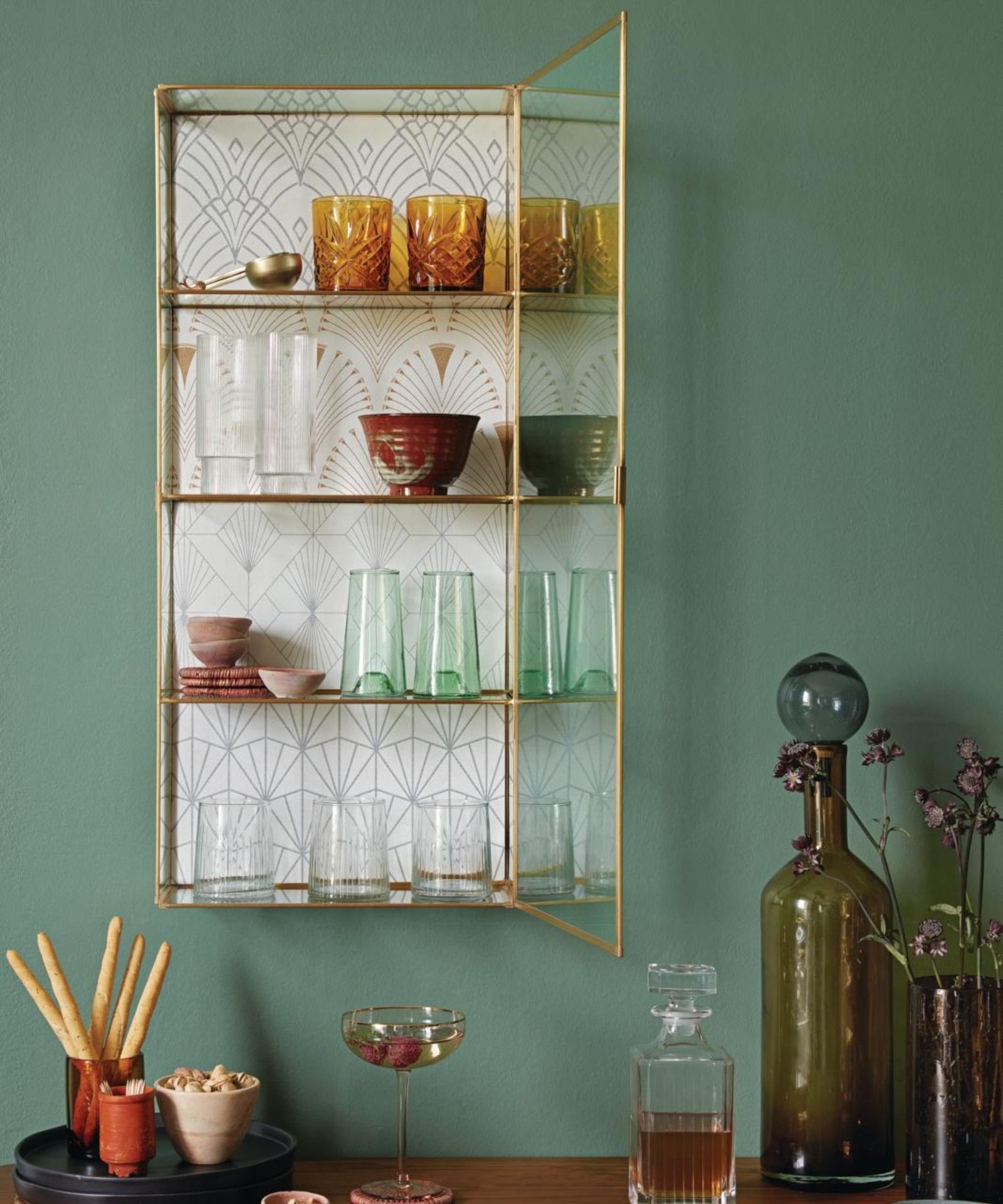 How to store glassware: 8 aesthetic and practical options | Homes and ...