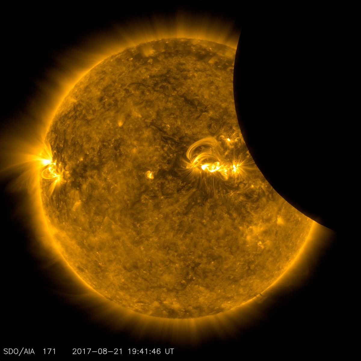 The Most Amazing 2017 Total Solar Eclipse Photos Taken From Space | Space
