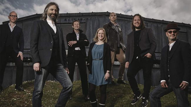 10 times classic metal songs sounded surprisingly beautiful on acoustic ...