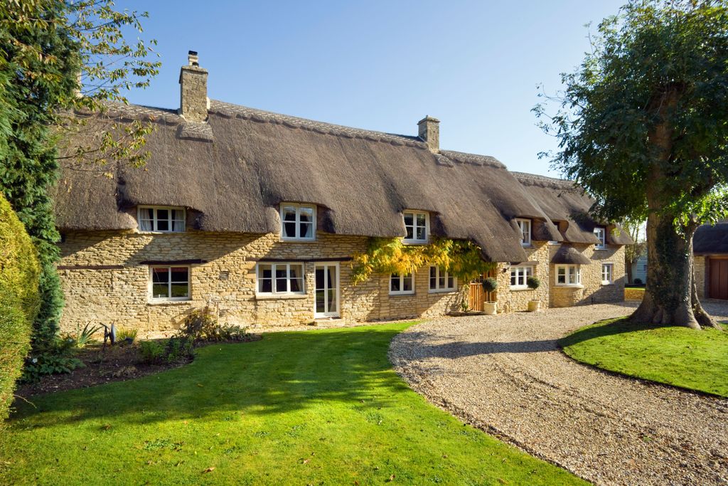 Is now the time to buy a country house? Strutt & Parker's experts join ...