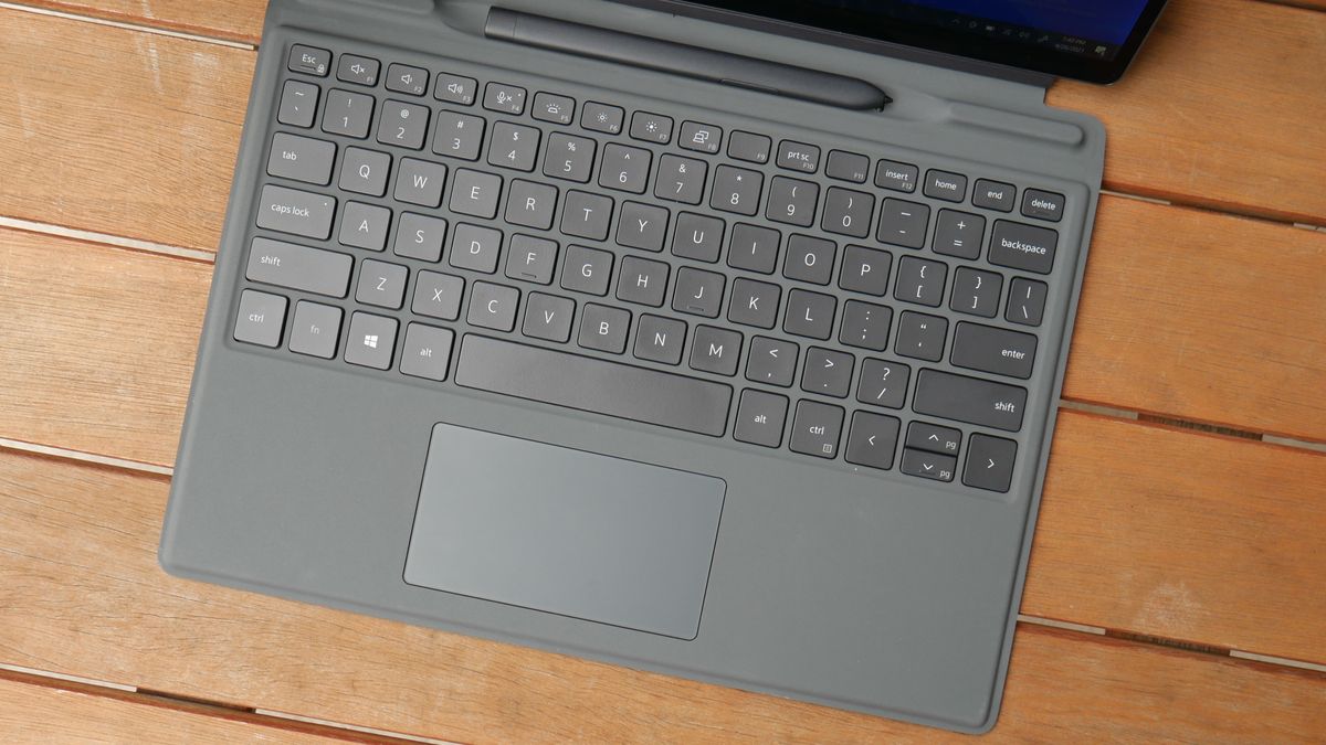 Dell Latitude 7320 Detachable review: Outclassing the Surface Pro ...