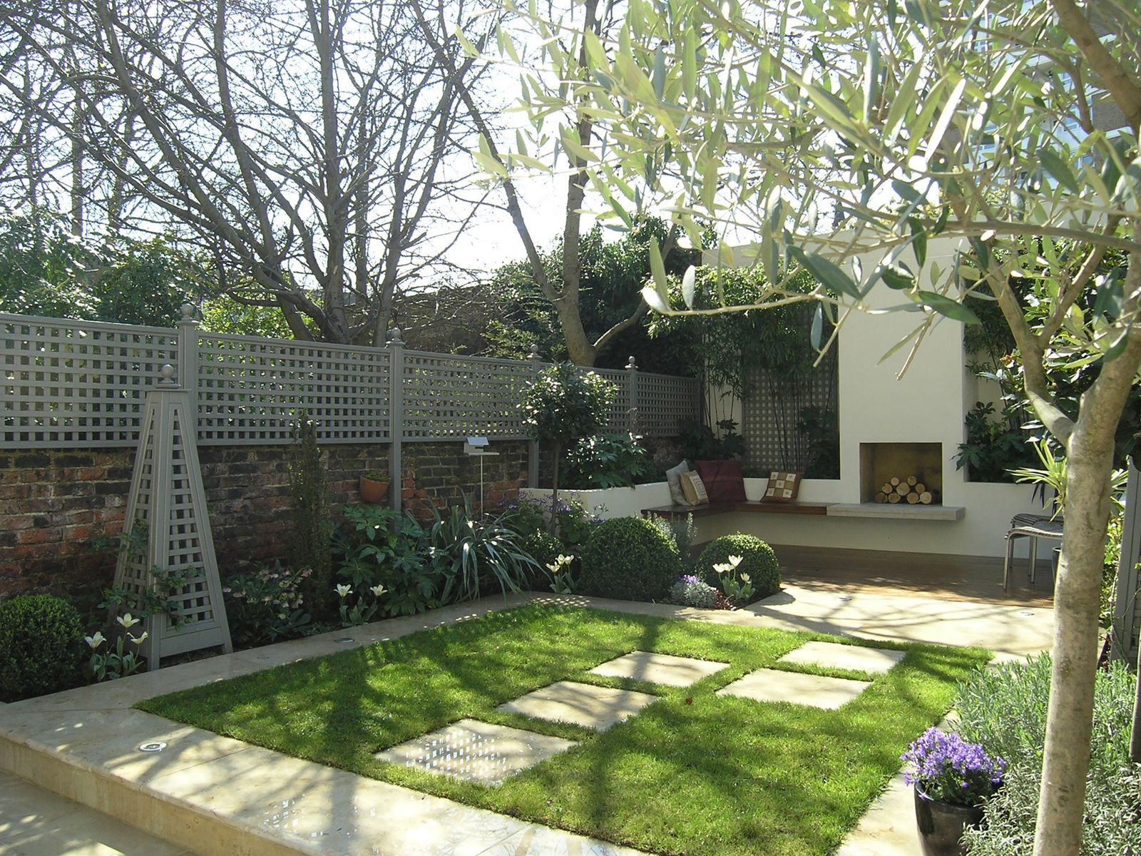 Lawn ideas: 10 gorgeous designs for plots of all shapes and sizes ...