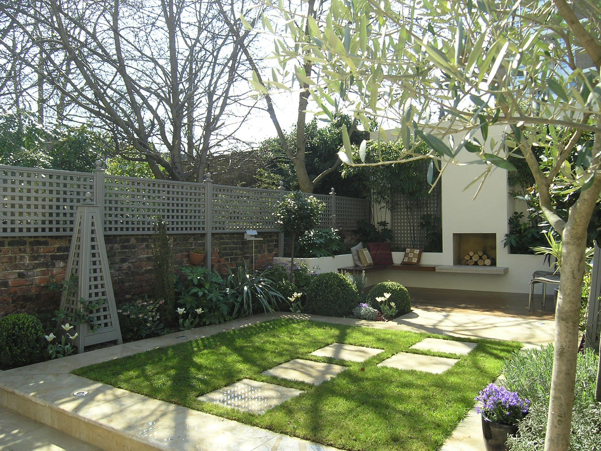 Lawn ideas: 10 gorgeous designs for plots of all shapes and sizes ...