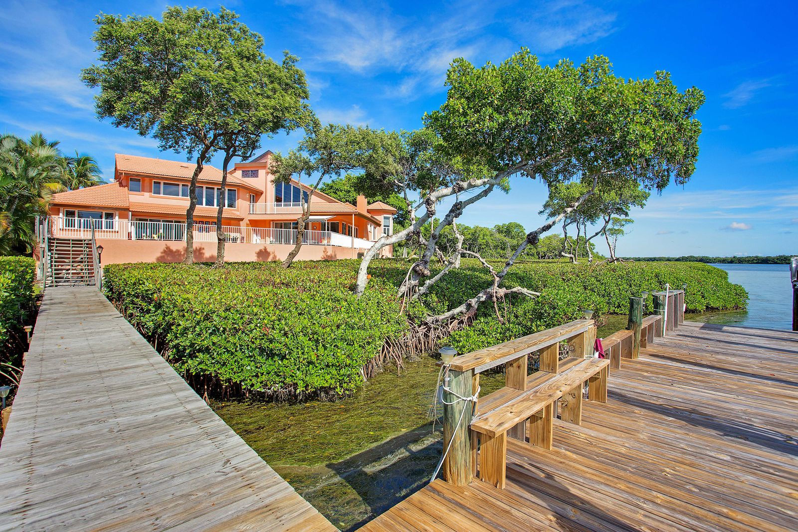 Here are 7 gorgeous '80s-era homes for sale | The Week