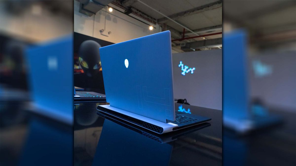 Alienware shows off its new laptops at CES 2022, featuring new chips ...