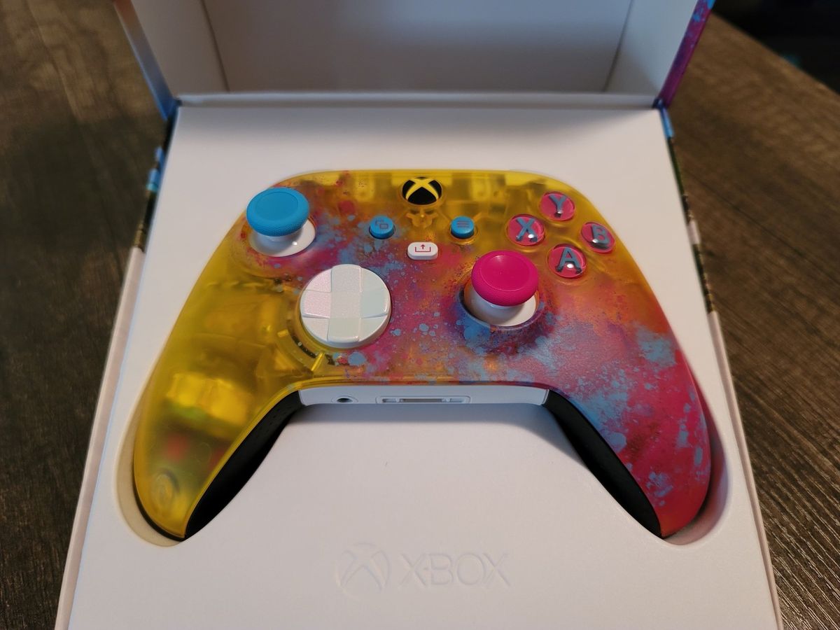 The Forza Horizon 5 Xbox controller is the perfect companion for ...