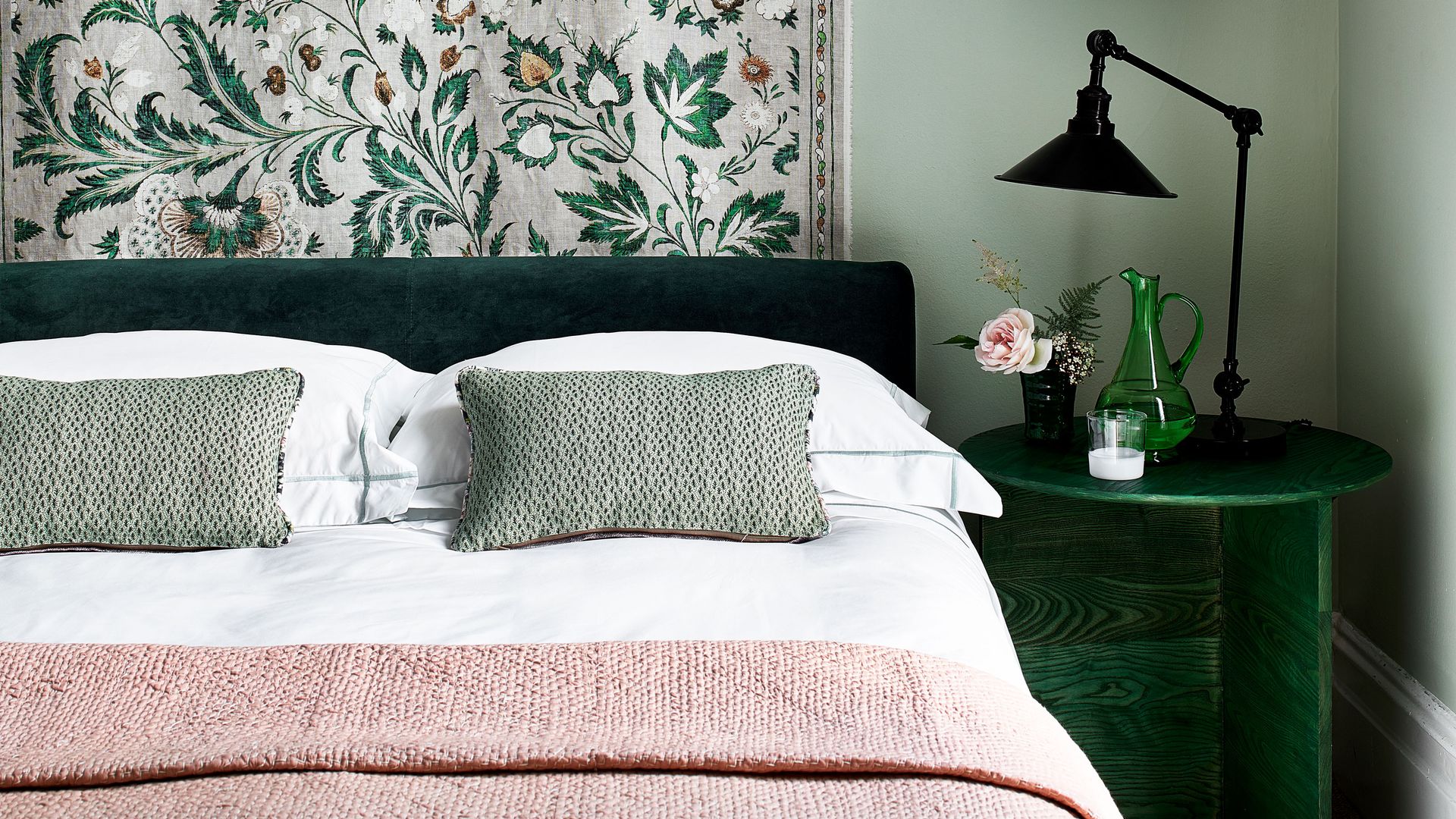 How to make a bed the right way? | Homes & Gardens