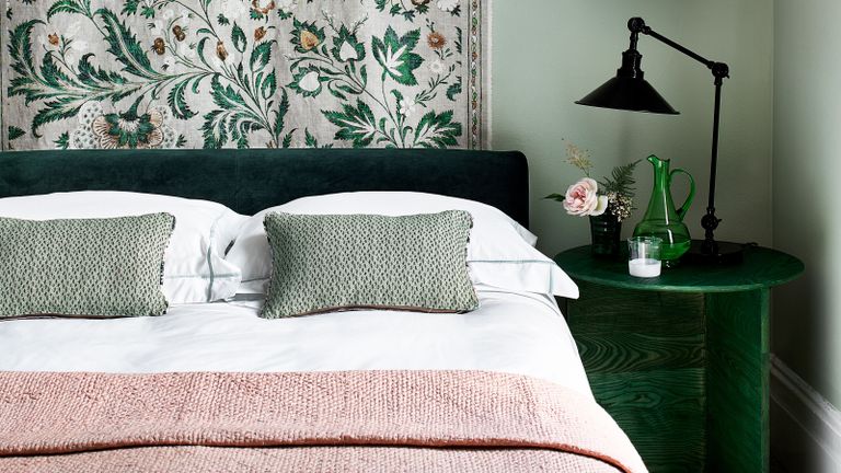 How to make a bed the right way? | Homes & Gardens