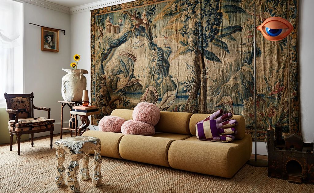 These 5 Examples Prove That Wall Tapestries are Back in 2024 | Livingetc