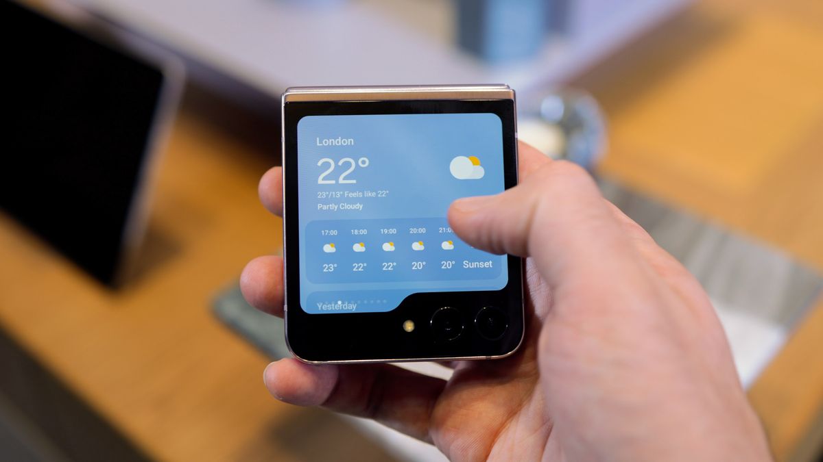 Samsung Galaxy Z Flip 5 review: a punchy flex | Digital Camera World