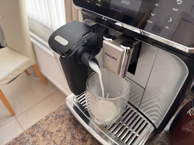 Philips Series 5500 LatteGo EP5546/70 Coffee Machine review: a dream machine for custom coffees | T3