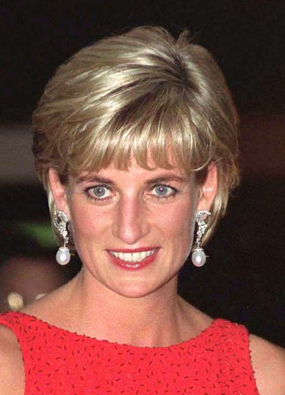 Princess Diana's most striking haircuts and styles through the decades ...