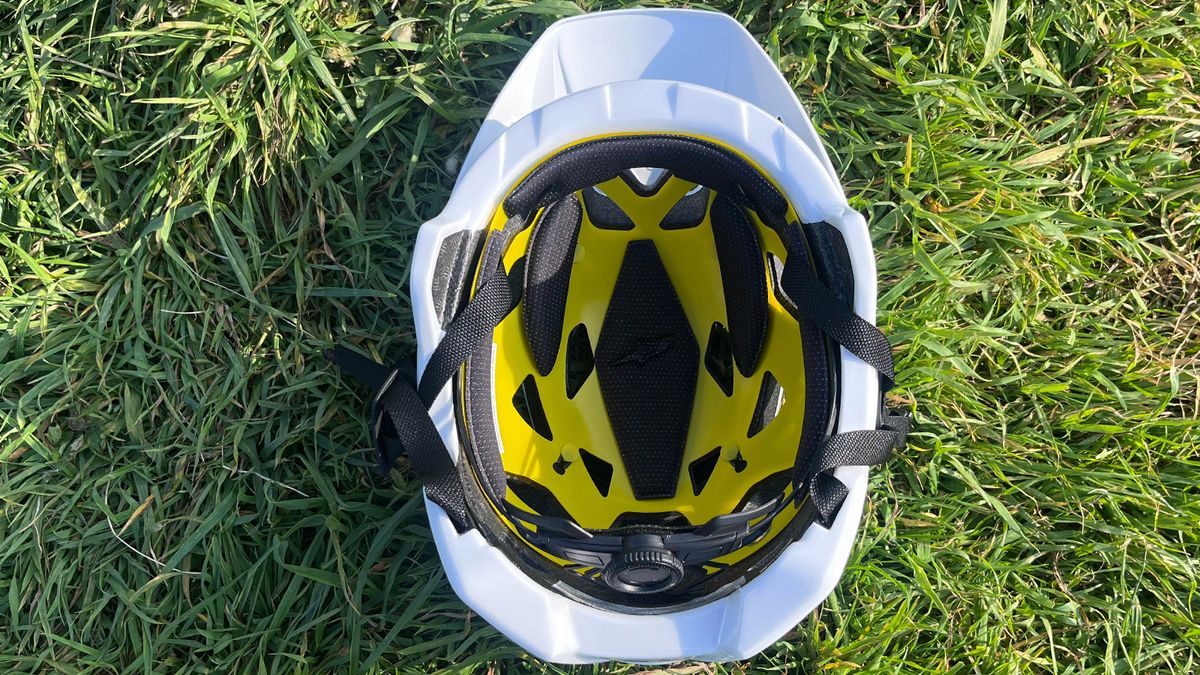 Alpinestars Vector Tech Solid helmet review | Bike Perfect