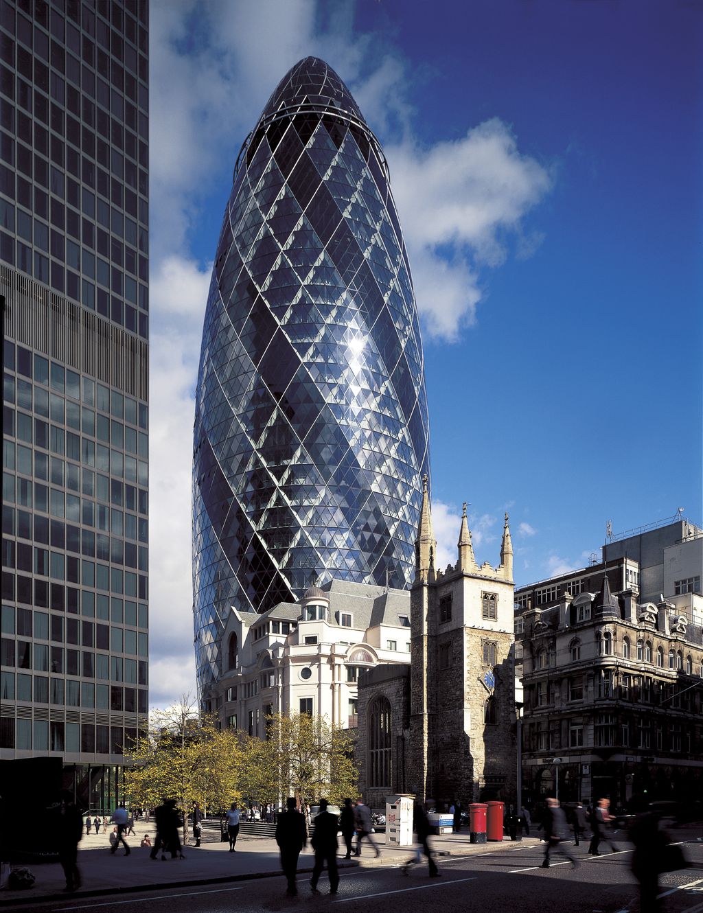 Norman Foster architecture: a guide to his most notable buildings ...