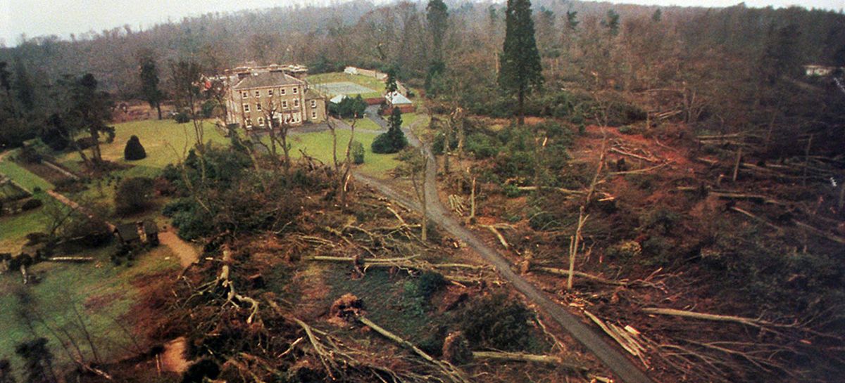 The Great Storm of October 1987: Stories and pictures from a night that ...